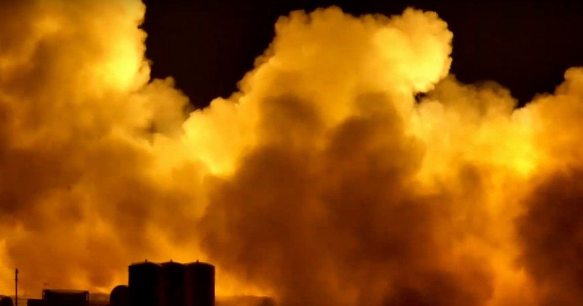 SpaceX just launched and landed a Mars spaceship prototype in a major ...
