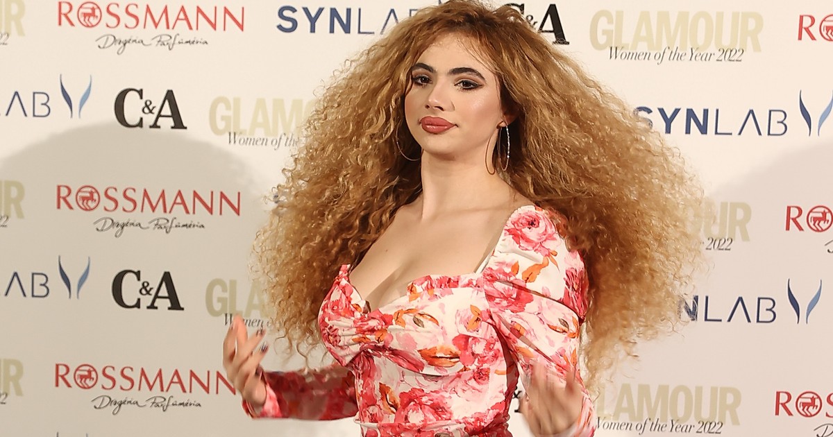 Durva! Opitz Barbit meztelenre szerkesztették az egyik videójában - Blikk