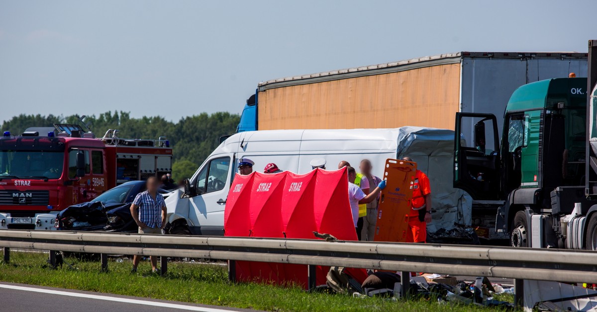Tragiczny karambol na autostradzie A4. Zdjęcia z miejsca wypadku - Dziennik.pl
