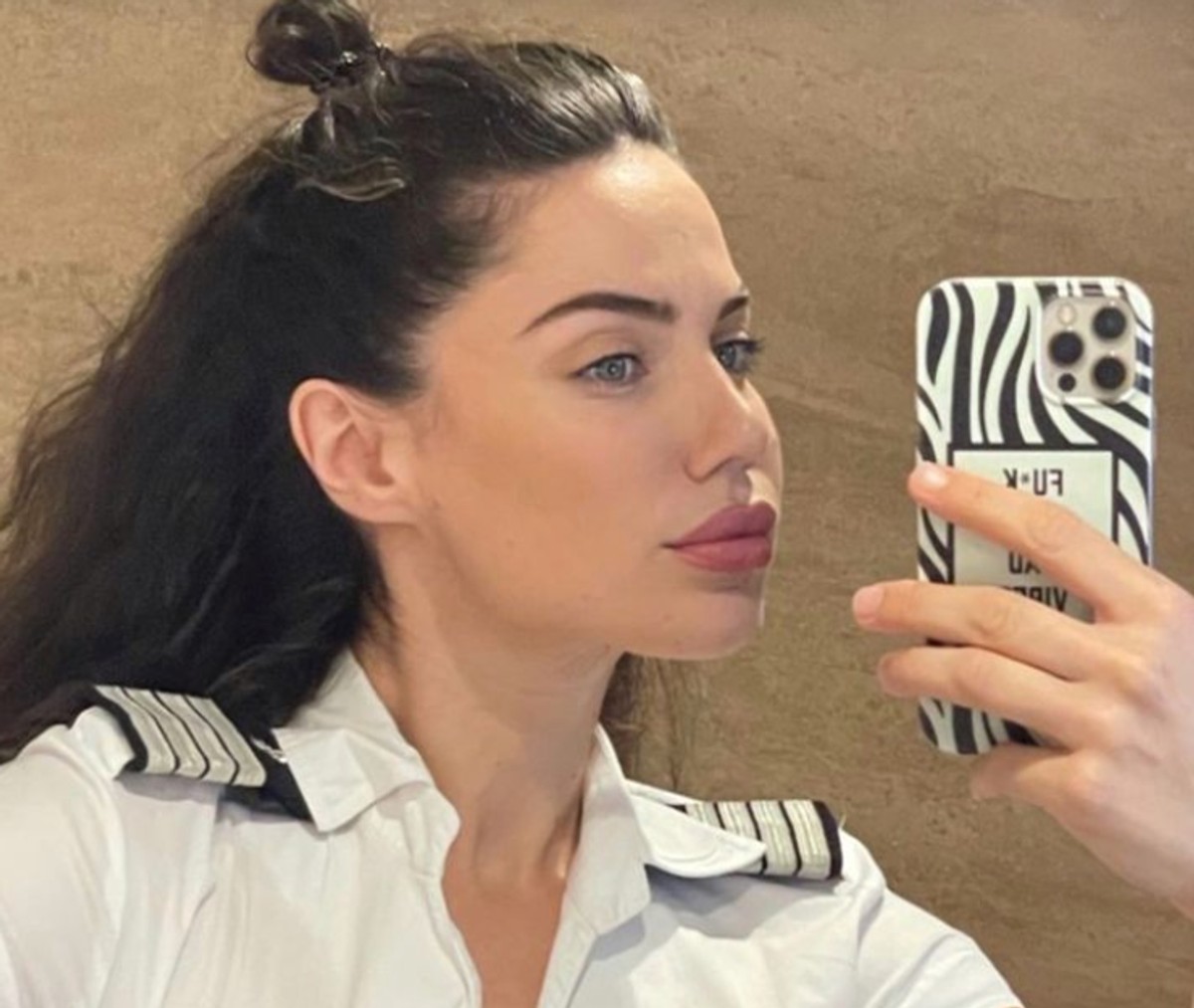 Maja radi kao stjuardesa na luksuznom brodu i dobila je bakšiš za koji ...