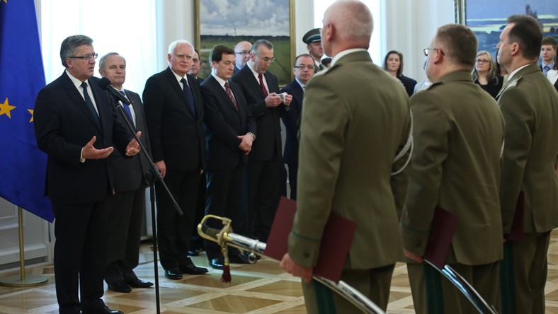 Prezydent wręczył nominacje generalskie trzem oficerom SG - Wiadomości