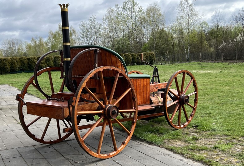 Pierwsze auto osobowe w historii zbudował Polak. Obejrzałem replikę ...