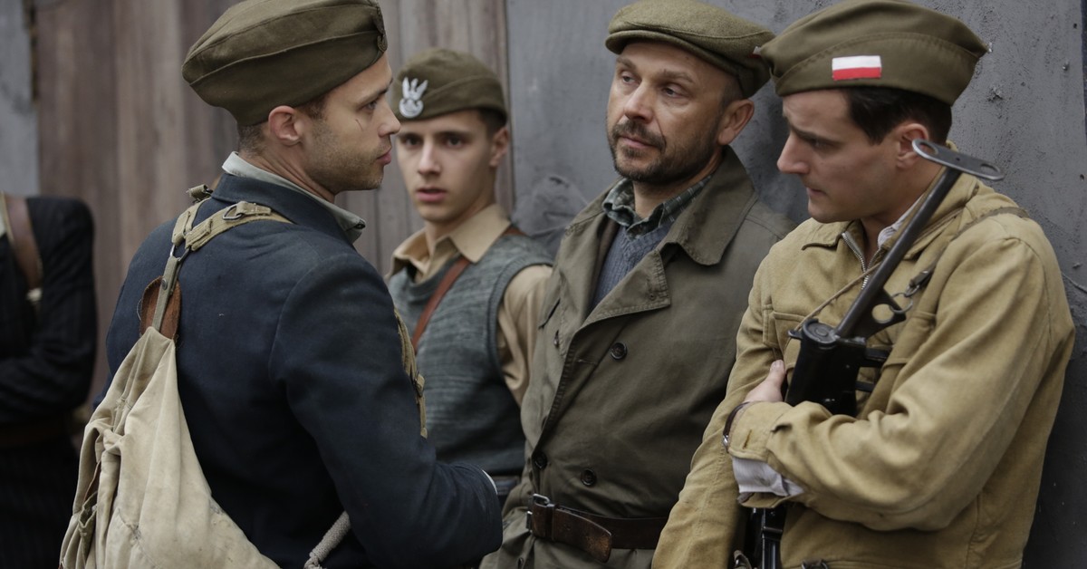 Serial o II wojnie światowej zastąpi "Czas honoru" - Film