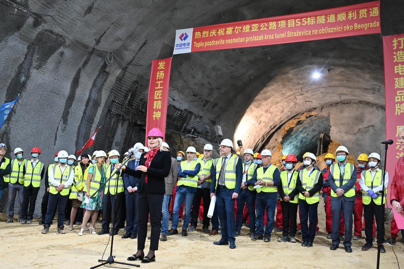 KONAČNO PROBIJEN TUNEL STRAŽEVICA Gradi se još od 1992. godine ...