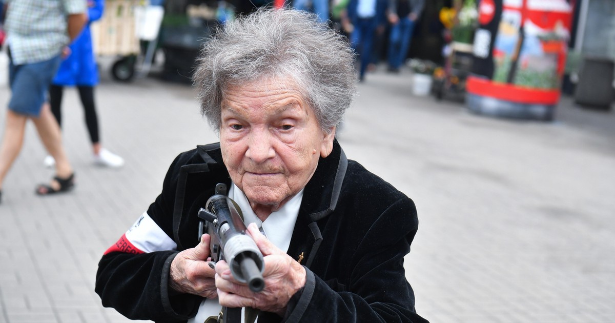 Uczestniczka powstania nie gryzie się w język. "Bąkiewicz nie jest ...