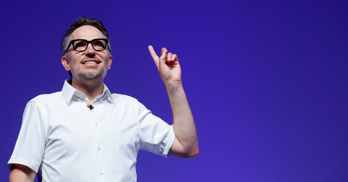 LinkedIn's CEO says these 4 qualities will matter more than fancy ...