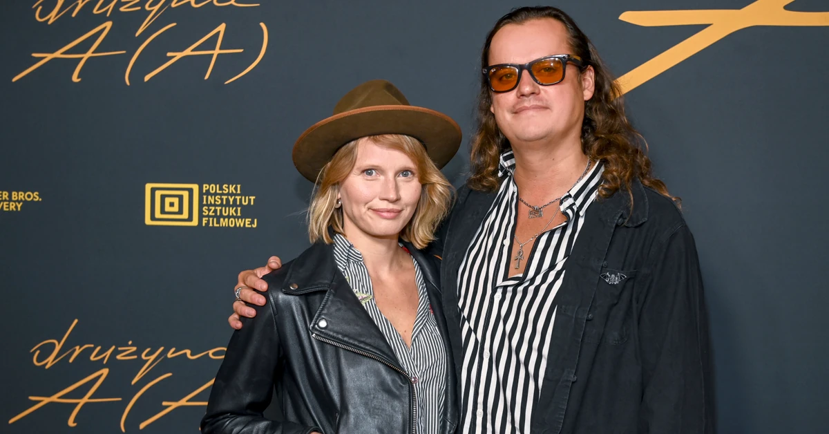 Nowa gwiazda "Przyjaciółek" jest w ciąży! Na ramówce Polsatu była w sukni podkreślającej ...