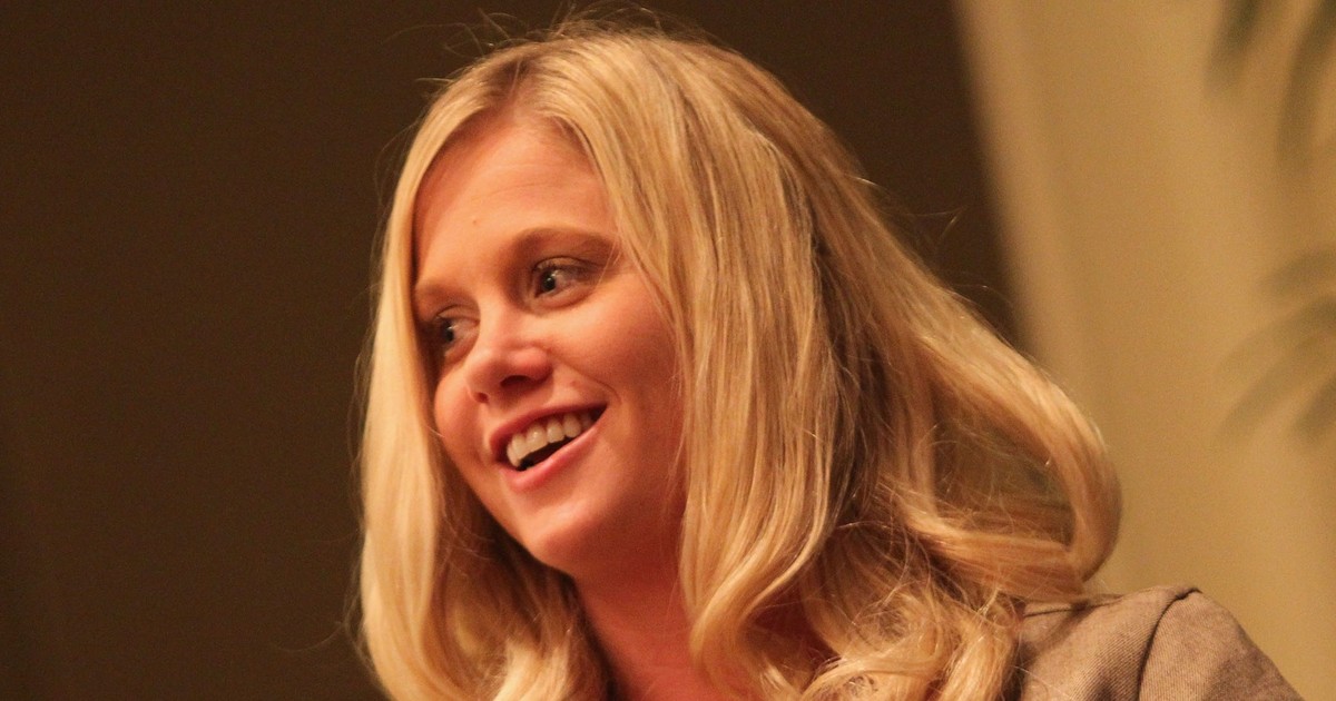 Warren Buffett's former deputy slams crypto and meme stocks, heralds AI ...