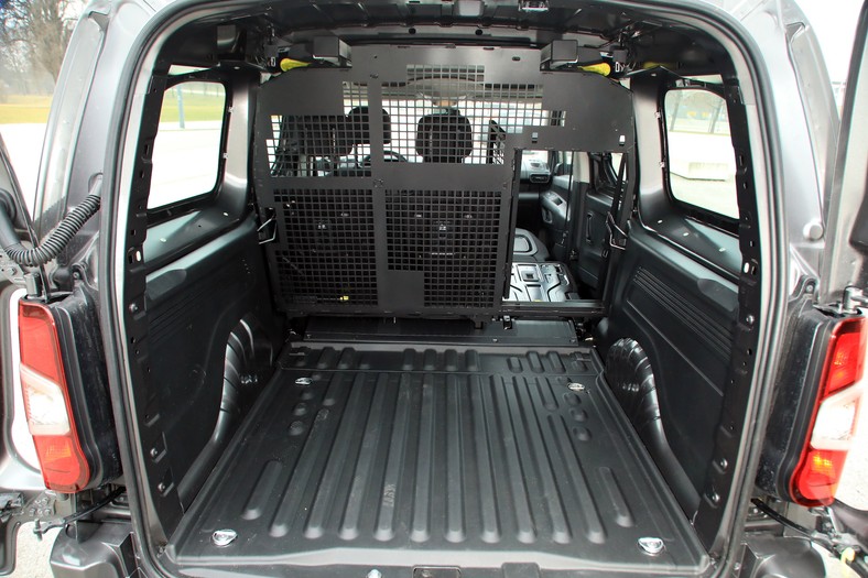 Opel Combo Cargo XL załogowy 1.5 Diesel – dla ekip pracujących – Test