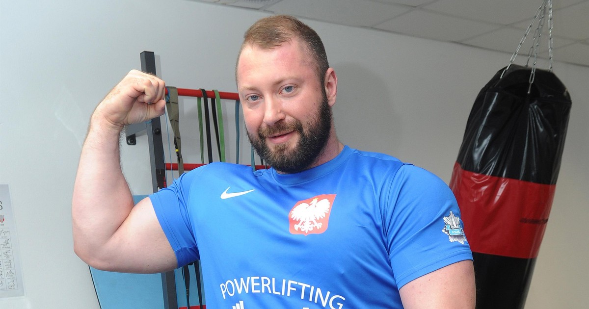 Karol Prawdzik to najsilniejszy policjant w Europie. Ile ma w bicepsie?