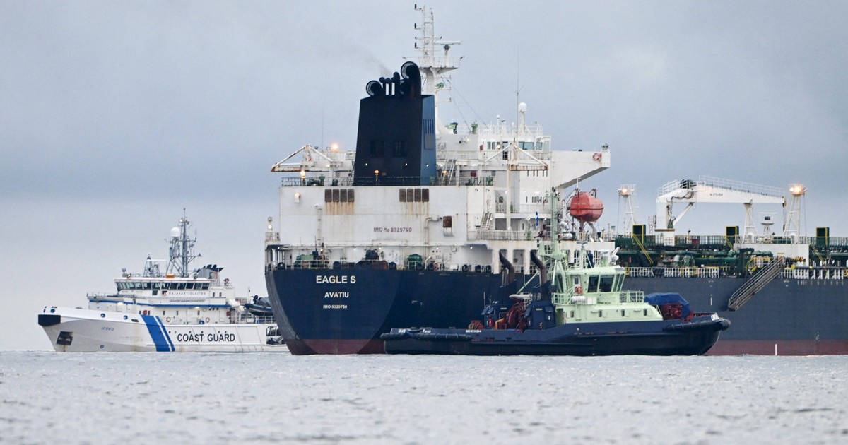 Finlandia oskarża załogę statku należącego do rosyjskiej floty cieni o ...