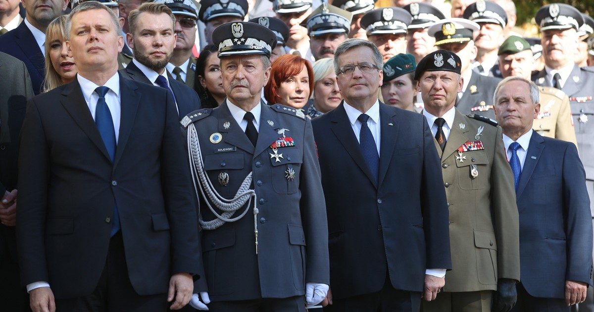 Gen. Różański przejął od gen. Majewskiego Dowództwo Generalne - Wiadomości