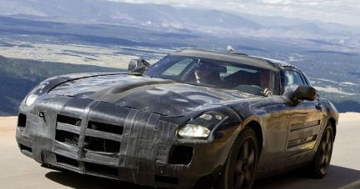 Czy Mercedes-Benz SLS AMG to Dodge Viper?