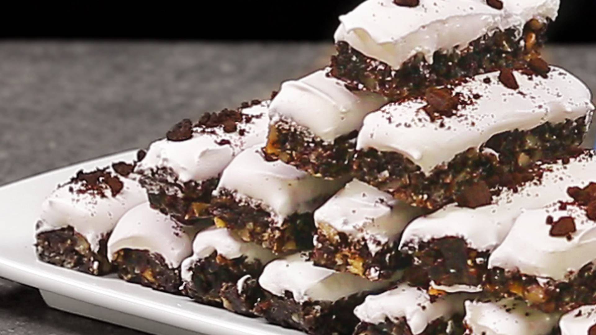 Crno bela bajadera torta sa Oreom recept Noizz