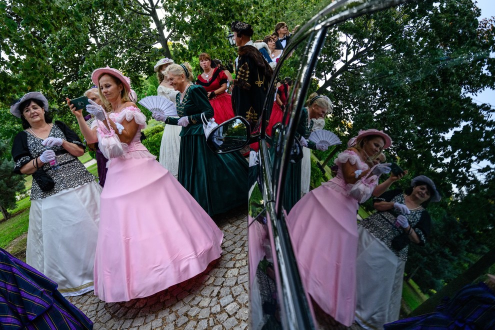 Mesebeli fotók érkeztek a 199. füredi Anna-bálról - Blikk