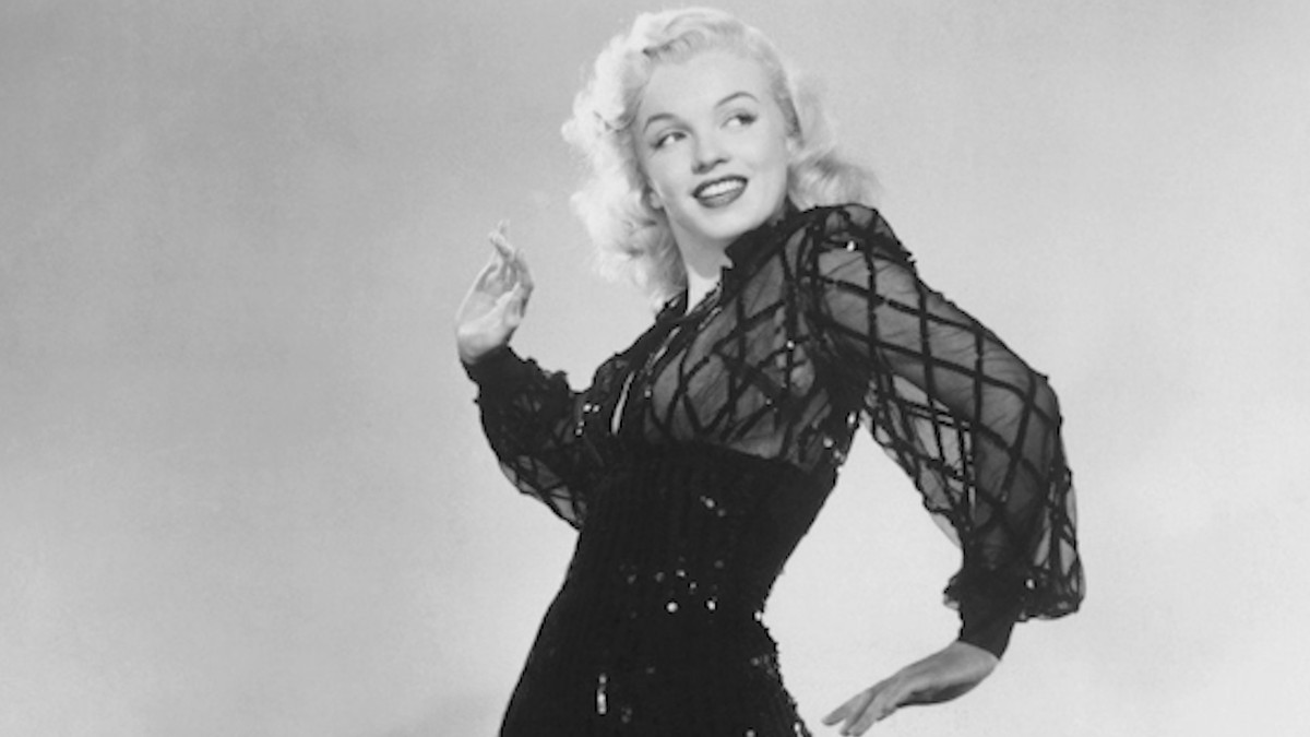 Plave perike i retro kostimi: Skoro 200 žena koje liče na Merlin Monro ...