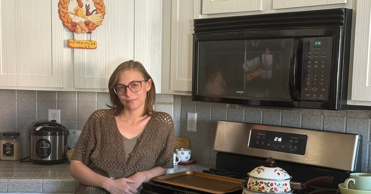 My sister and I moved to Las Vegas with practically nothing. Here's how we furnished our entire ...