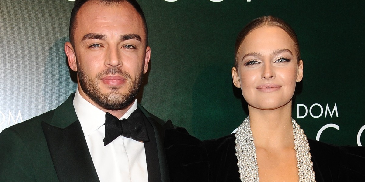 Karolina Pisarek i Roger Salla złożyli nietypową przysięgę. Polały się ...