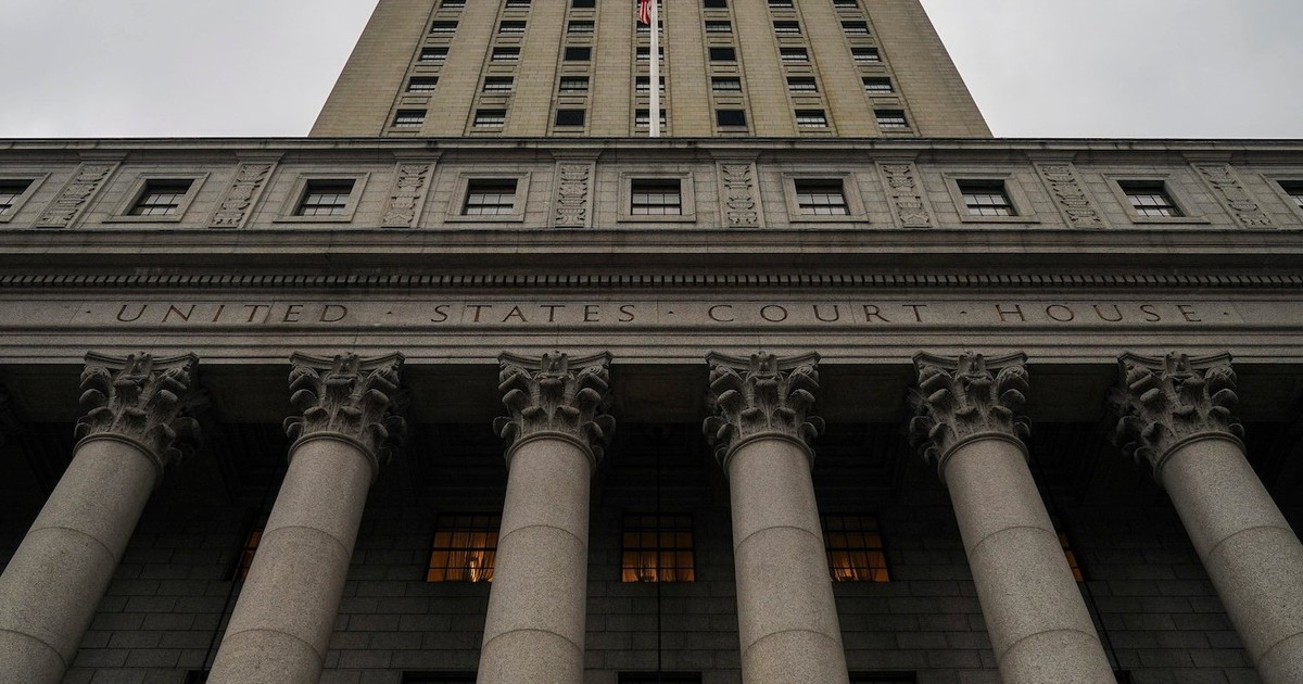 SHUTDOWN DAY 33: Federal courts say they'll be crippled by next week ...