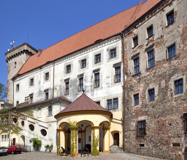 Otmuchów - zamek, atrakcje i historia "miasta kwiatów" - Podróże