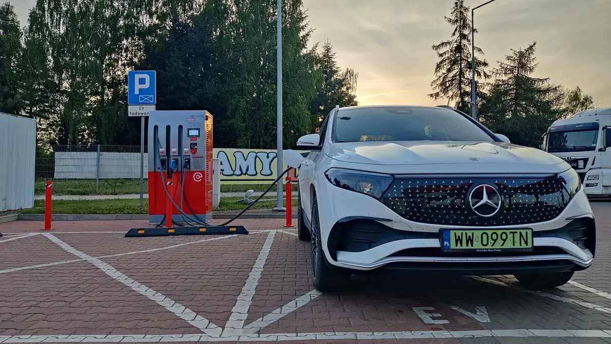 Przejechałem 900 km elektrykiem. Skończyło się na 41-godzinnym ...