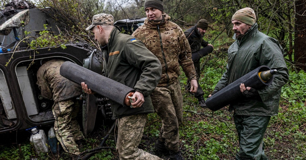 Ukraine's unending demand for artillery shells to fight Russia is ...