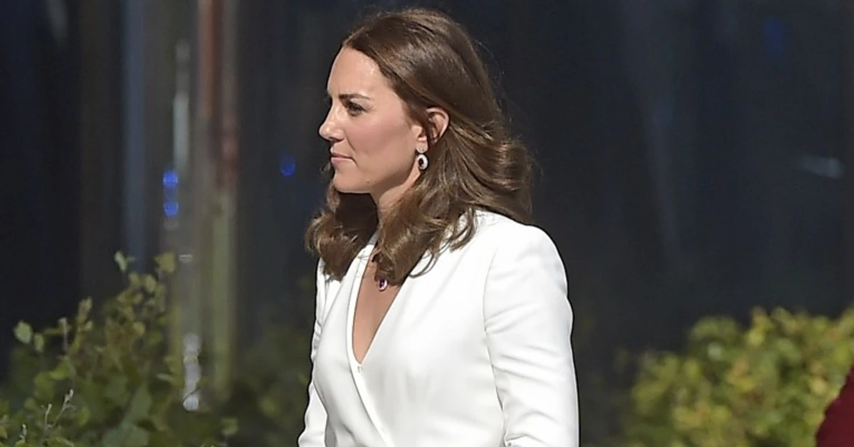 Kate Middleton w najmodniejszym żakiecie sezonu. Ten model to ...