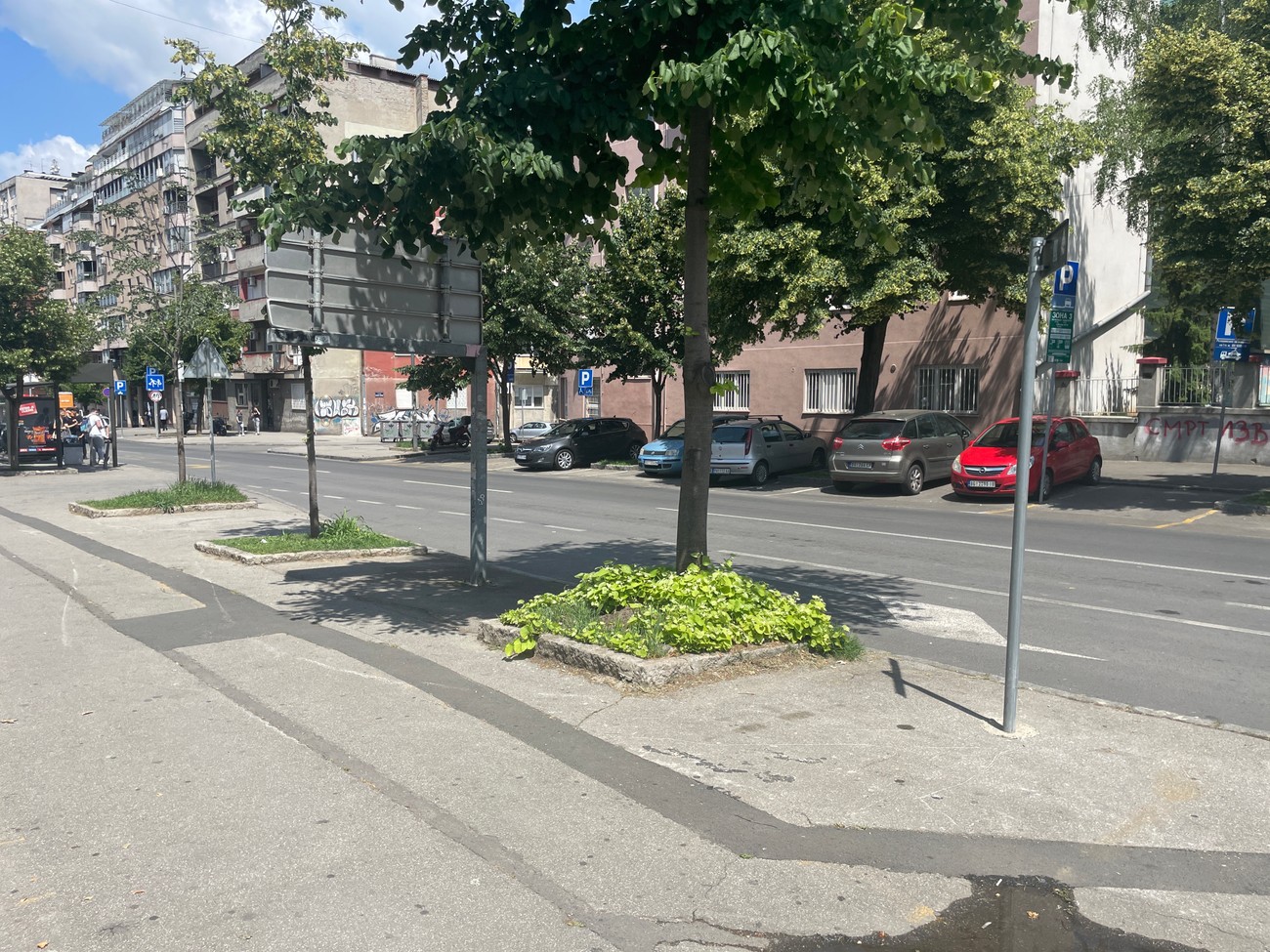 Prve slike sa lica mesta na kom je devojčica upucana iz vazdušne puške - Blic