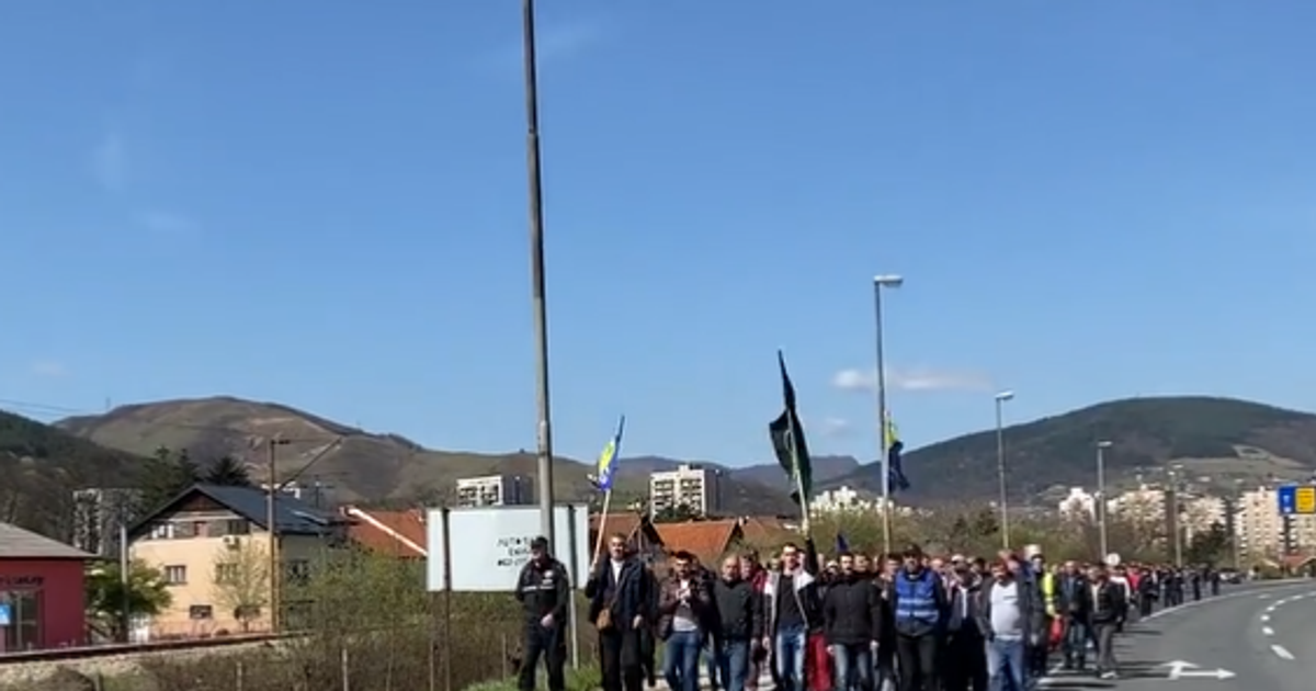 "NAJRADIJE BIH UZEO DVA METRA ŠTRIKA DA SE OBESIM" Potresne poruke ...