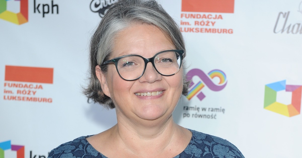 Superniania pokazała zdjęcie ze swojej studniówki. "Takie to były czasy ...