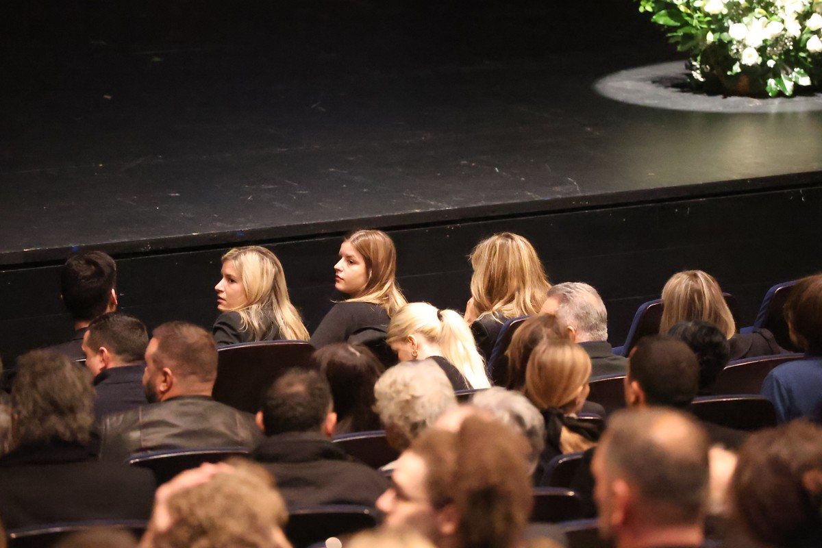 (Video) Bol na licima ćerki i sina Žarka Lauševića: Asja, Jana i Dušan ...