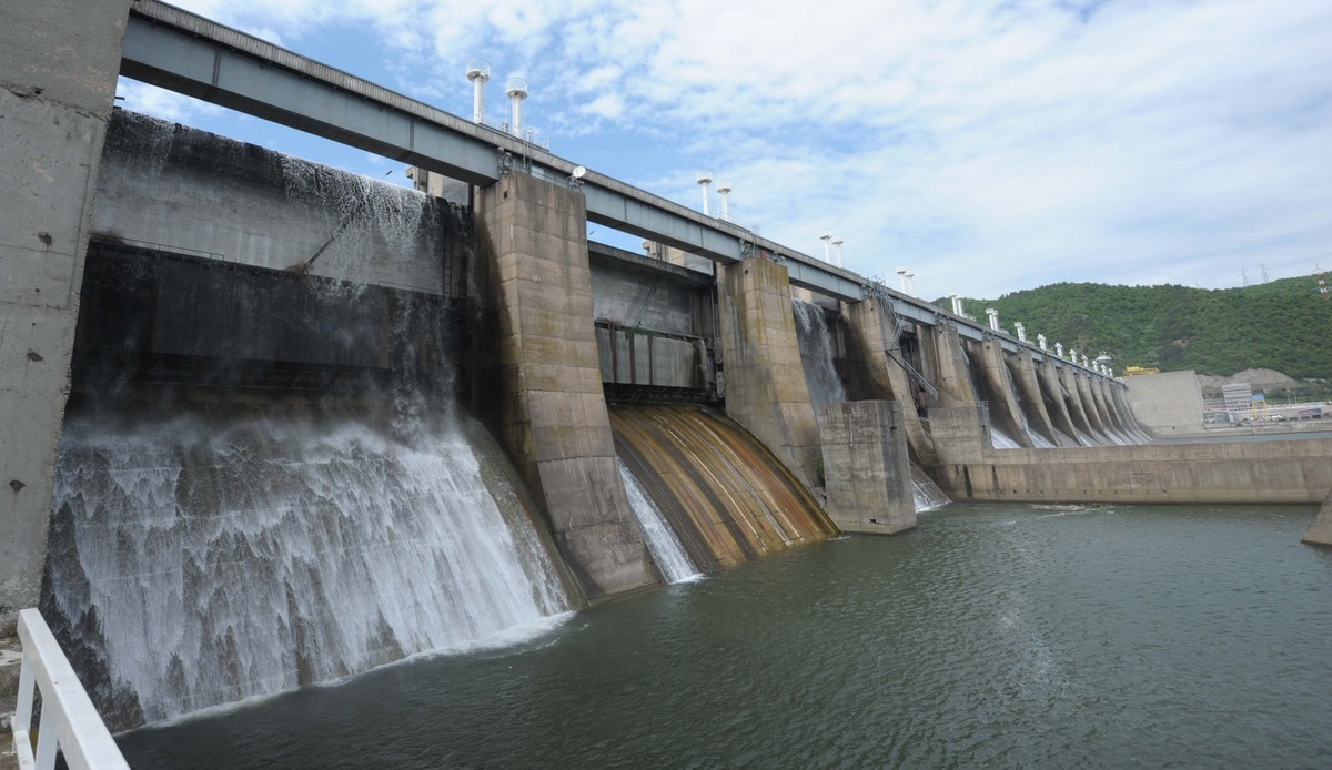 Otvoren granični prelaz na sredini brane Đerdap II