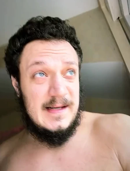 Gastoz proveo prvu noć u svom stanu nakon što je dva meseca proveo u zatvoru na Tajlandu - Blic