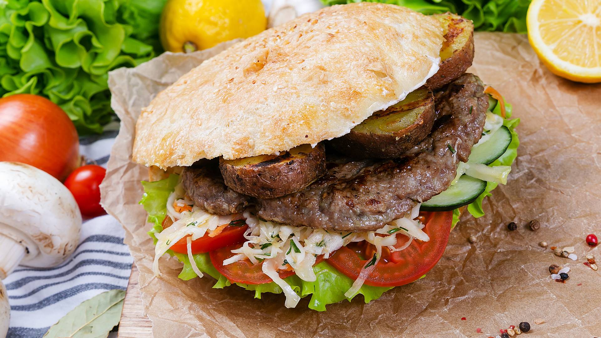 Pljeskavica se našla među 100. najboljih jela za 2021. godinu Noizz