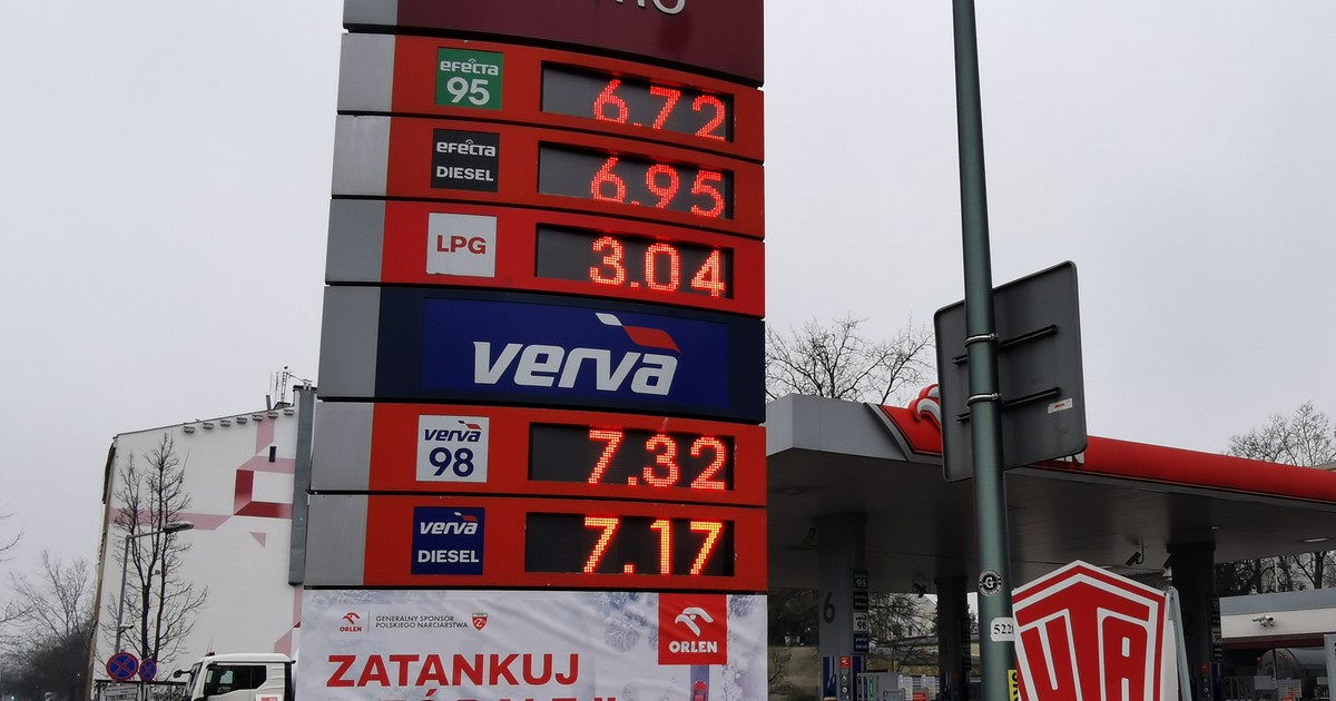 Benzyna po 5,19 zł/litr? Premier mówi o decyzjach w sprawie cen paliw