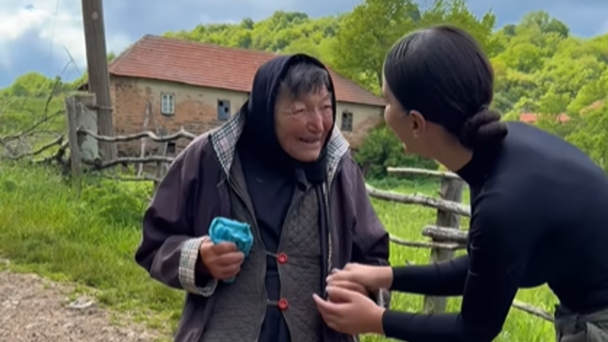 Baka Divna ima 89 godina i živi sama u selu Borčane na Kosovu: - Blic