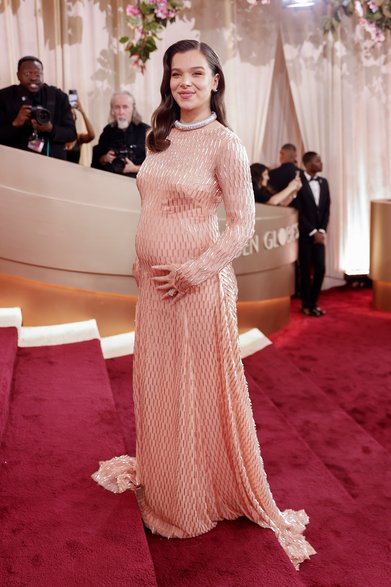 Oczekuje pierwszego dziecka. Na Złotych Globach pozowała bez męża - Plejada