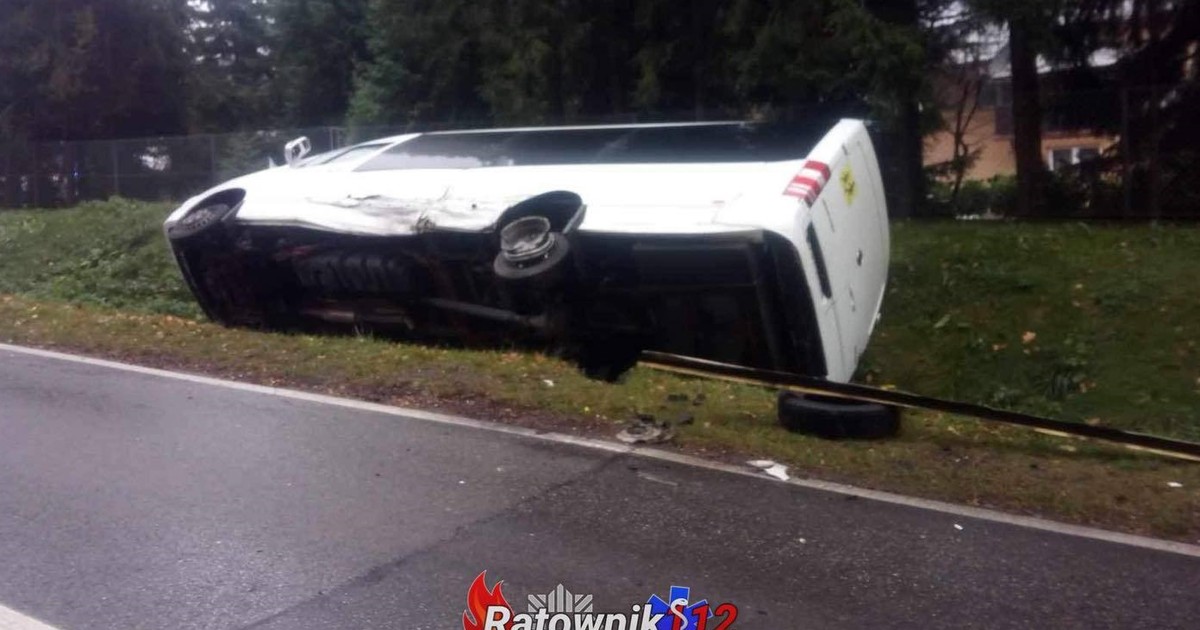 Wypadek szkolnego busa w Małopolsce. Ucierpiały dzieci
