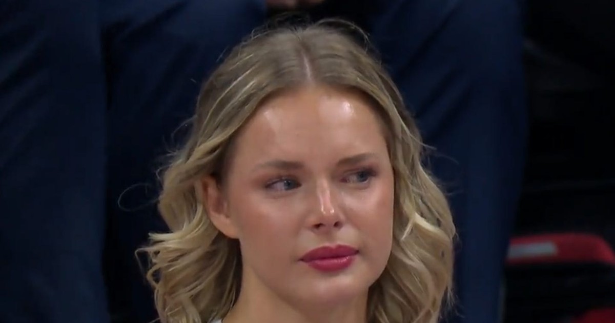 Utah State cheerleader reacts to viral March Madness moment of her ...