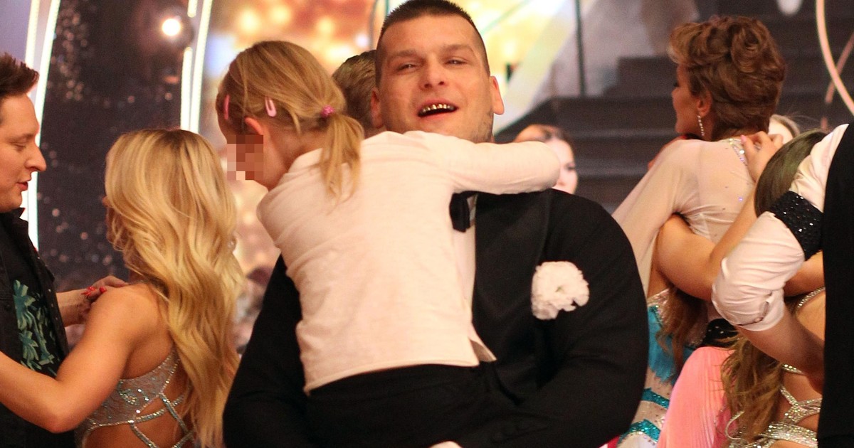 Dramat Popka. Jego córeczka trafiła do szpitala!