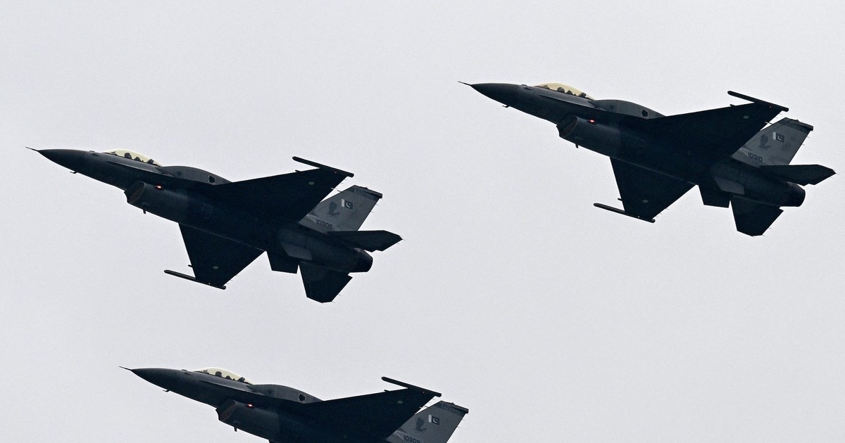 Pakistan's JF-17 Thunder fighters may carry nuclear-armed missiles ...