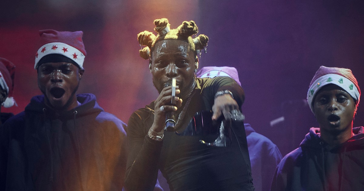 Asake wraps up Flytime Fest 2023 with an energetic Christmas special ...