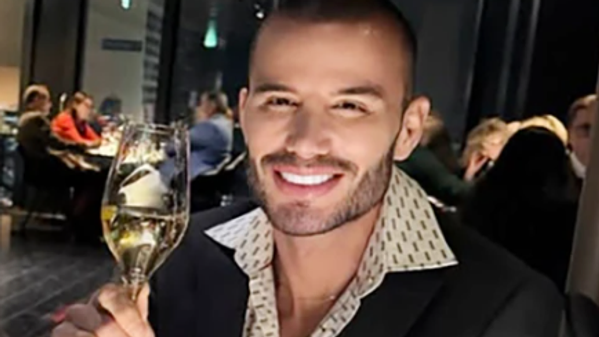 "Razboleo se na zanzibaru": Frizer Matija Radulović slavio rođendan i ...