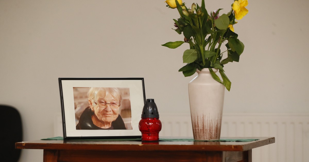 Elmosta az eső a Törőcsik Mariról elnevezett utca felavatását - Blikk