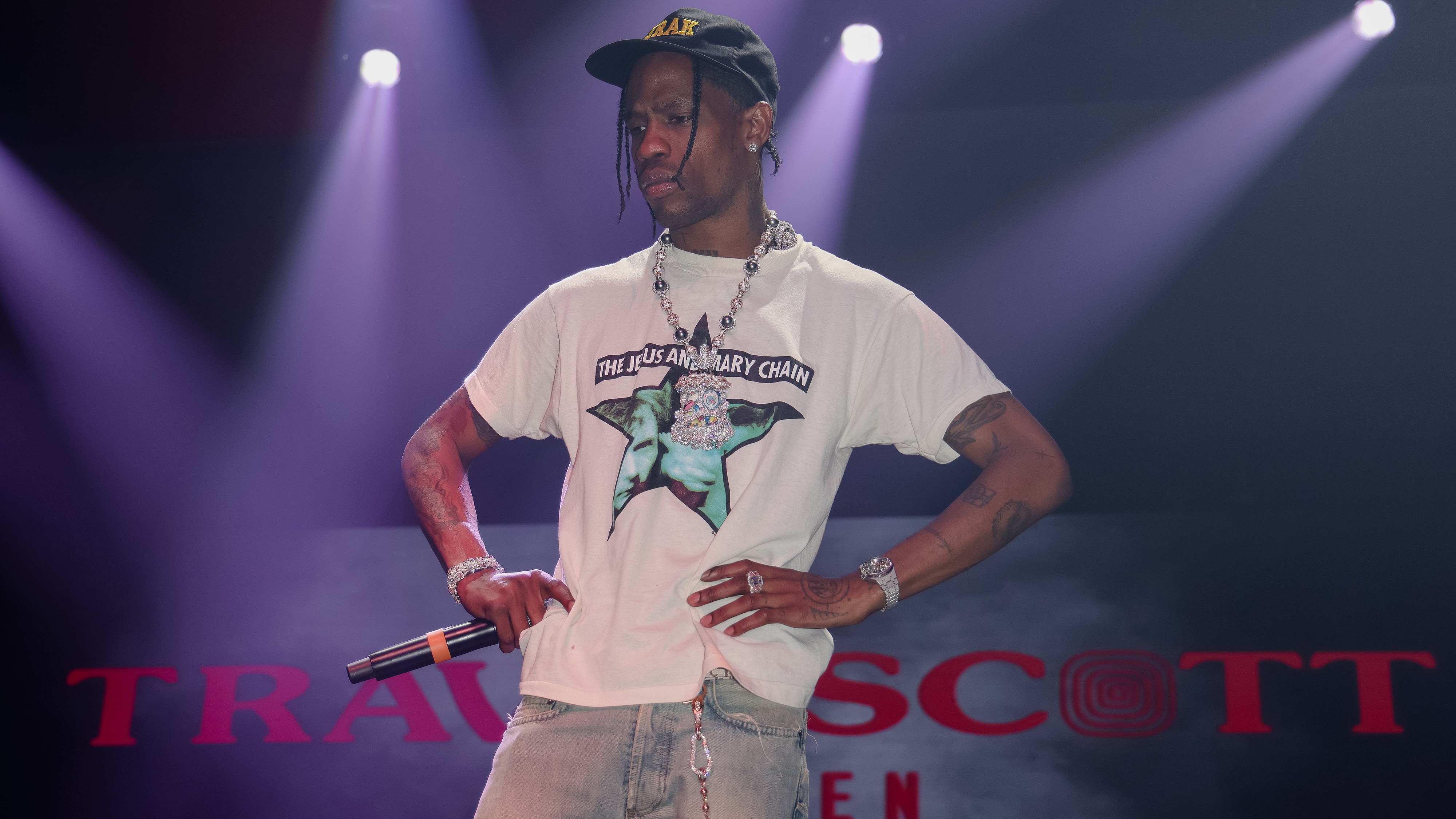 Nem emelnek vádat Travis Scott ellen, hiába halt meg 10 ember a koncertjén