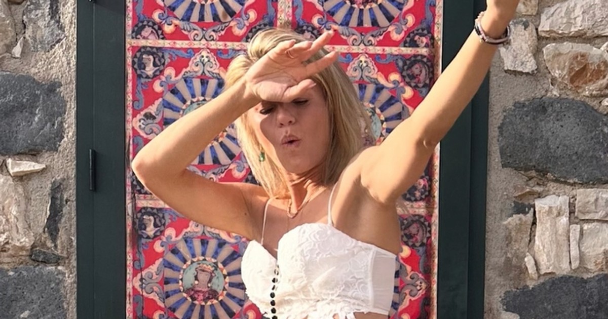 Media huczą o jej rozwodzie, a ona? Oto z kim bawi się we Włoszech