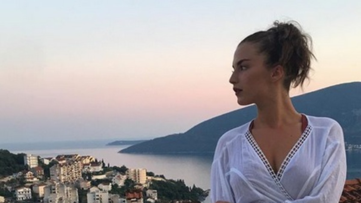 ana lecic dug moru serija - Blic