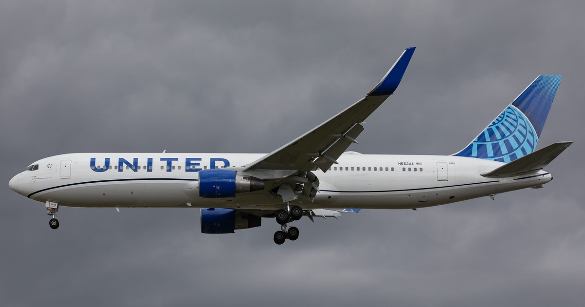 A United flight u-turned over the Atlantic coast when a passenger's ...