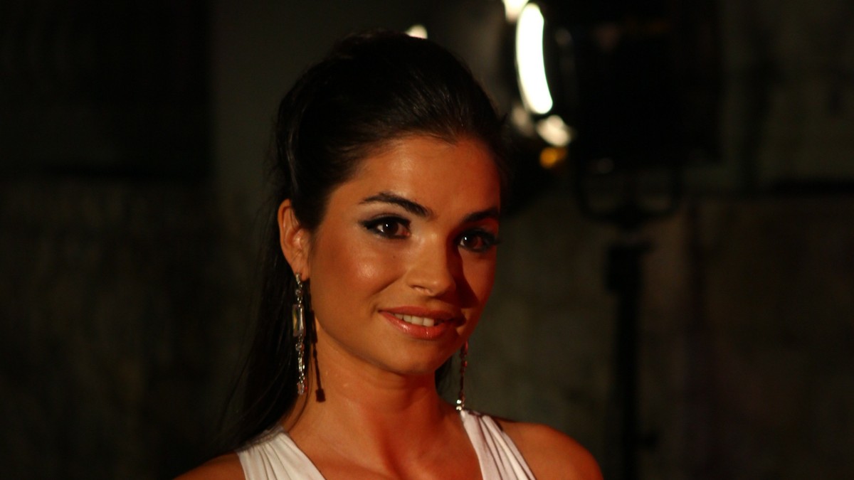 Pogledajte Mariju Karan u novom spotu "Zabranjenog pušenja" - Blic