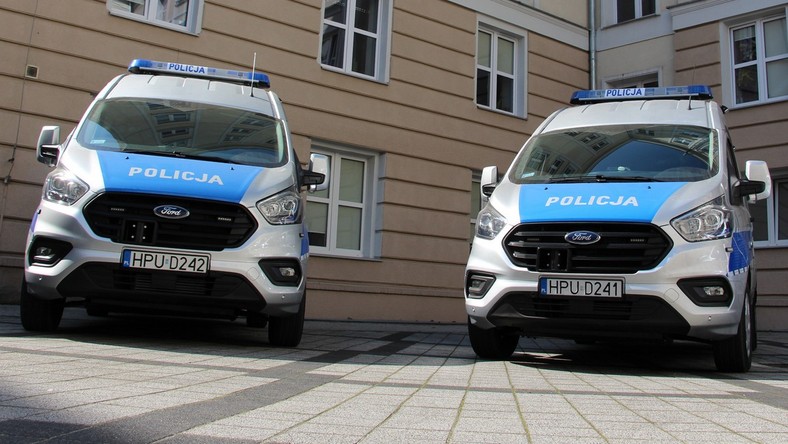 Specjalne radiowozy na kryzysowe sytuacje - nowe auta dla policji